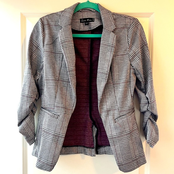 Love Tree | Jackets & Coats | New Plaid Blazer From Boutique Love Tree ...
